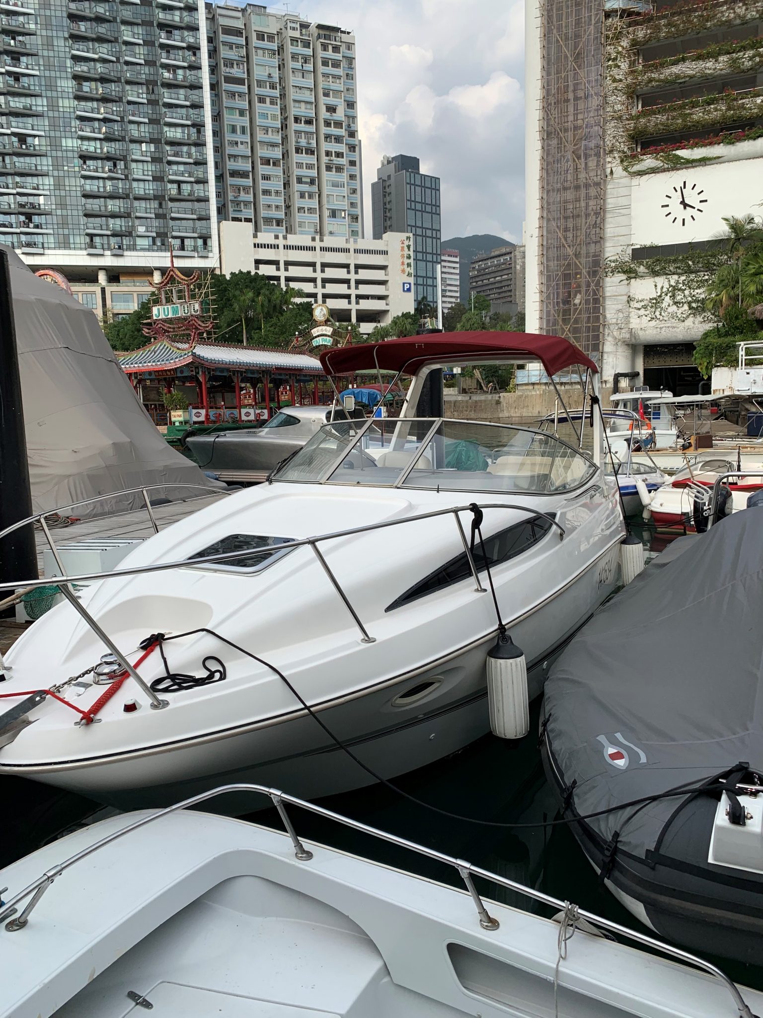 BAYLINER 2001 - new engine 300 hp 2017 - Hong Kong Yachts For Sale